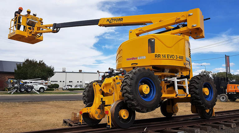 14T-Liebherr-Hi-Rail-Excavator - Loaderhire GLH