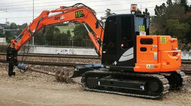 8T-Hitachi - Loaderhire GLH